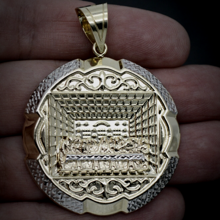 Round 3D Iced Last Supper Pendant with Rope Chain